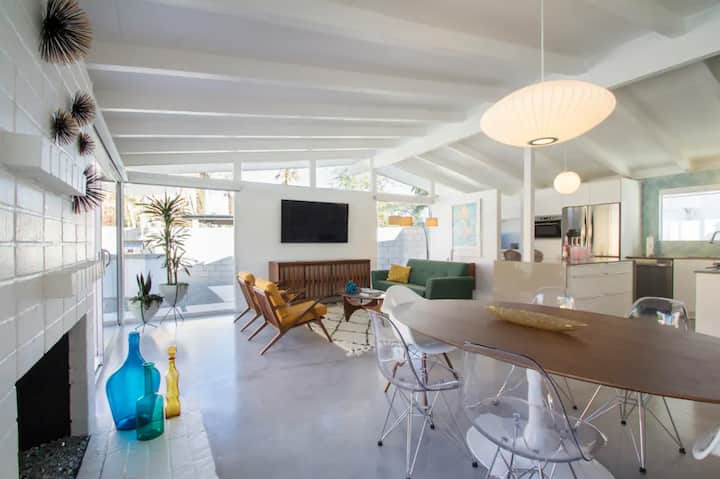 The Oasis Mid-century Home - Rancho Mirage, CA