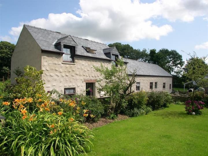 Stables: Quiet 2 Bed Cottage With On-site Fishing - Pembrokeshire