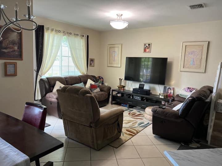 Private Room In Riviera Beach - West Palm Beach, FL