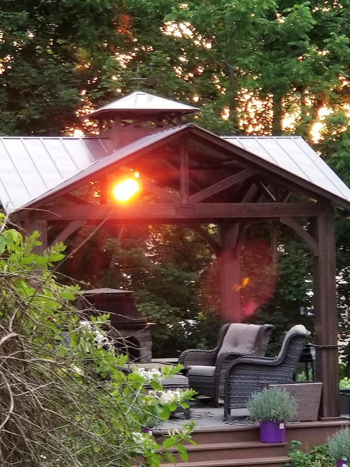 Outdoor Area For Small Events - Norwich, CT