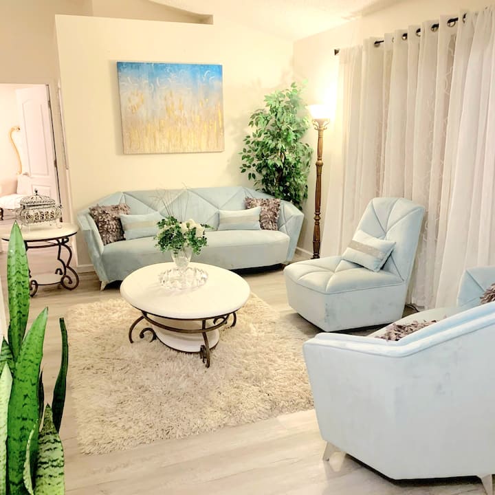 Cozy 3 Bedroom - Palm Bay Getaway - Palm Bay, FL