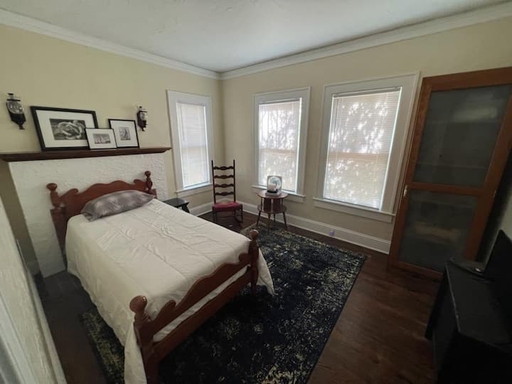 1932 #4 Private Room -