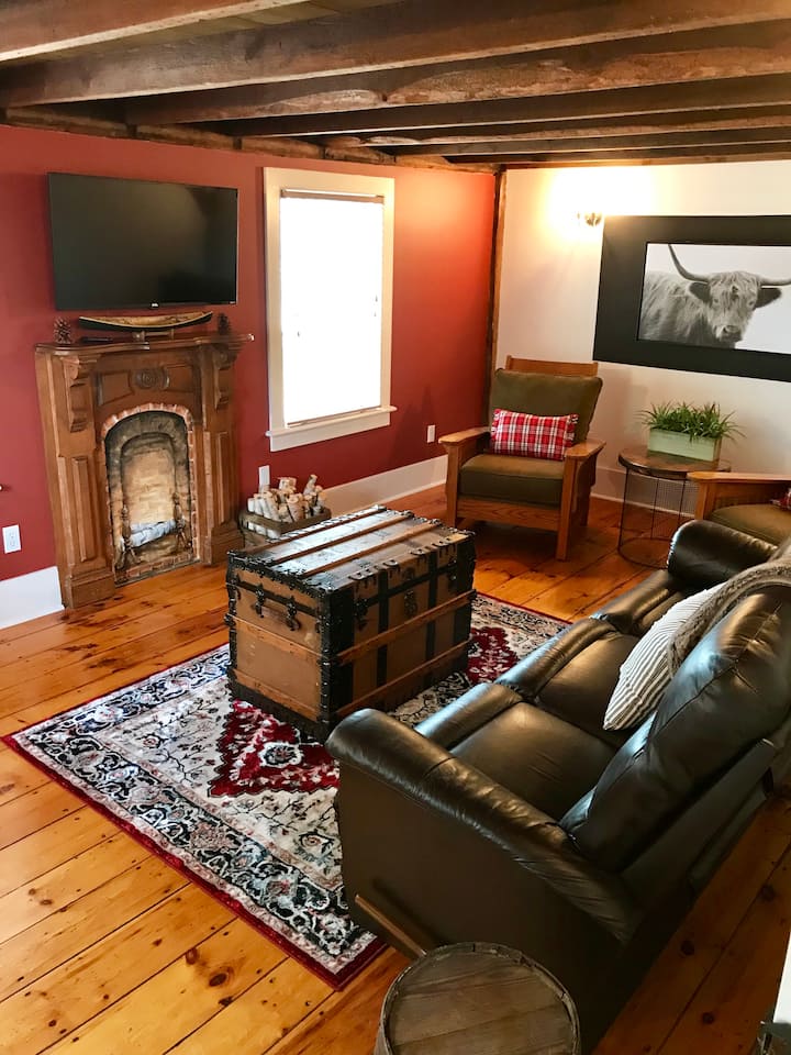 Beautiful 2 Bedroom Private Country Cottage - Ghent, NY