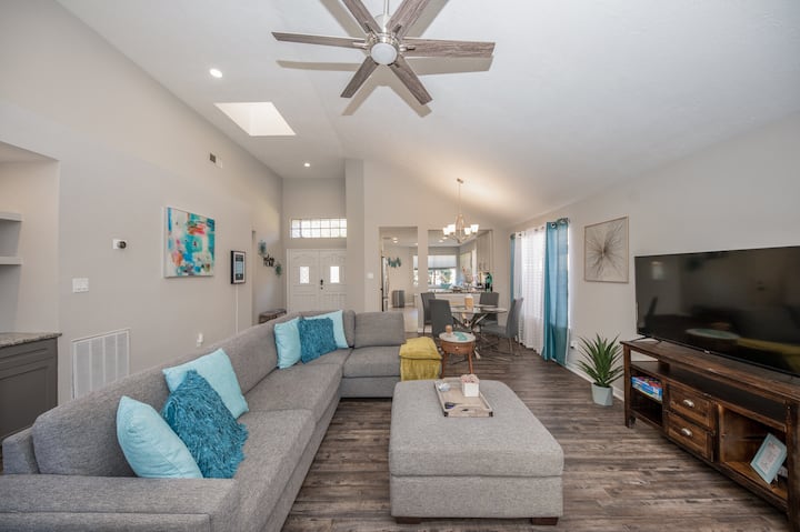 Sparkling Aqua - King Bed, Beauty Charming Fun - Barker Lake, Cypress