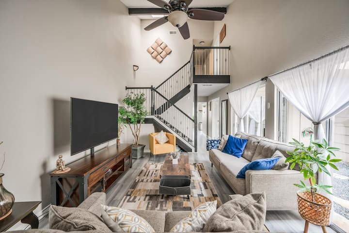 4br Family Neighborhood W/ Cozy Patio - Houston, TX