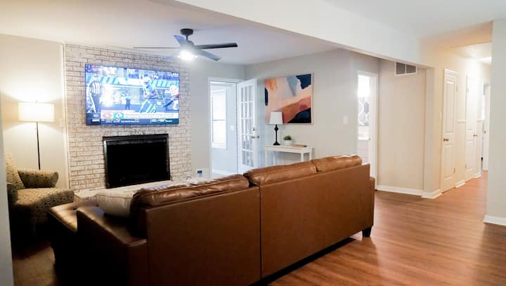 Newly Renovated 3br/2ba Near Stn Mtn Park & More! - Stone Mountain, GA