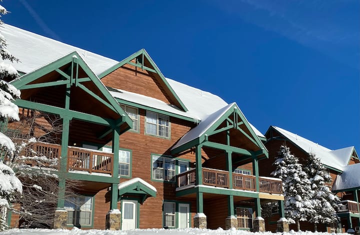 Ski-in/out, Pet/kid-friendly, Slope Side Townhouse - Snowshoe, WV
