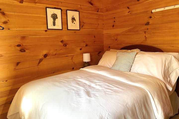 Farmhouse Inn In The Heart Of The Catskills (Rm 7) - Phoenicia, NY