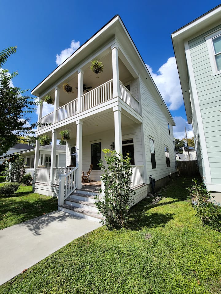 1804ft-a/c-king-w/d-backyard-5min>forsyth Park - Savannah, GA
