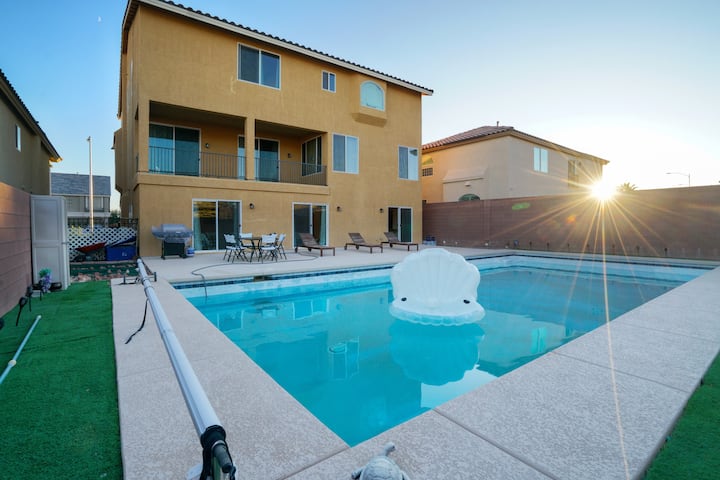 Relaxing Resort-style Stay | Pool & Gym - Las Vegas