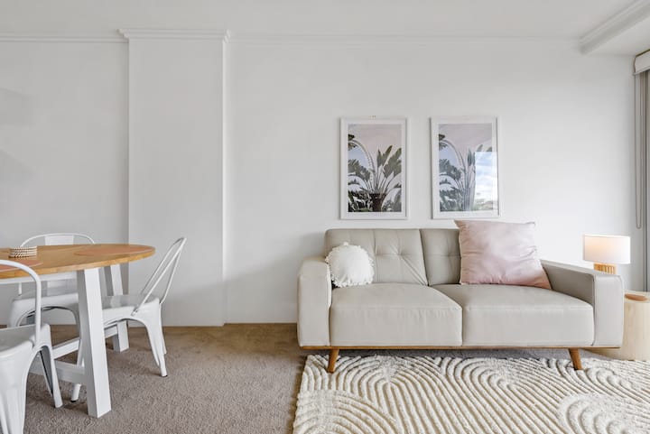 Central South Bank Apt W/ Pool, Hot Tub & Parking - Brisbane Botanic Gardens, Mount Coot-Tha