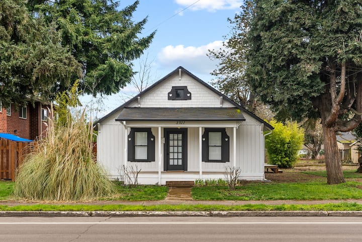 2-bedroom Bungalow Nestled Close To Urban Centers - Vancouver, WA