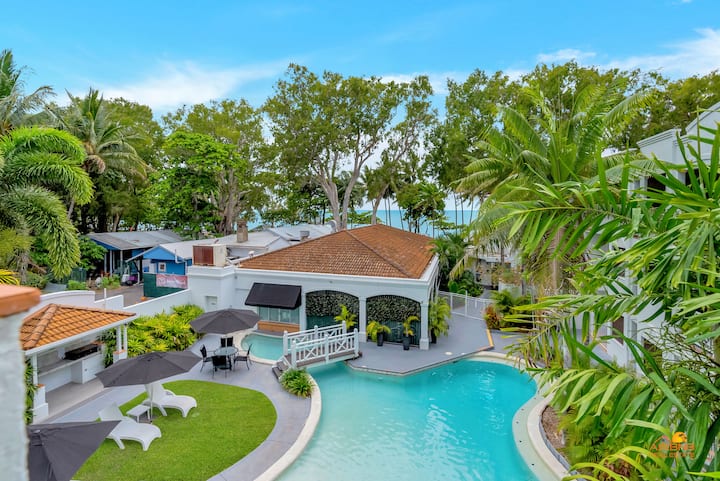 Prime Beachfront Location With Ocean Views! - Cairns