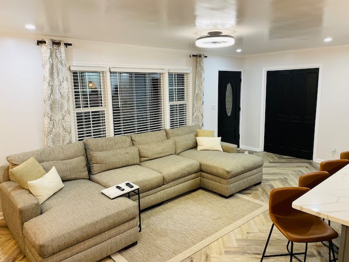 Large Home With Separate Apartment & Private Pool - Concord, NC