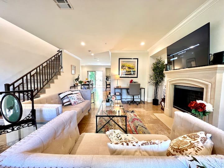 Modern, Quiet 1426 Sf 2b 2.5b Pasadena Townhome - Pasadena, CA