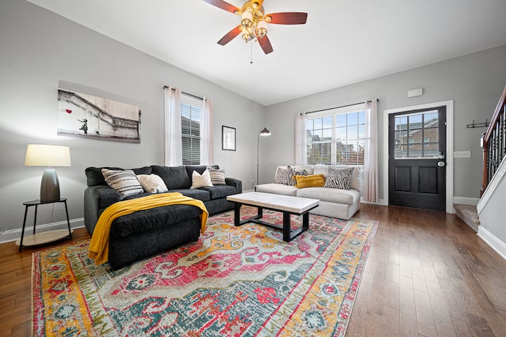 Cheerful 3-bedroom Close To Downtown Nashville - Nashville