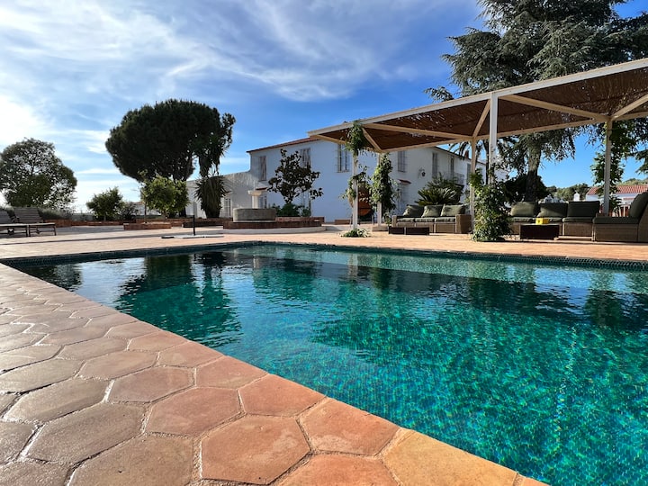 Cortijo Exclusivo: Lujo Para Grupos Selectos - Monesterio