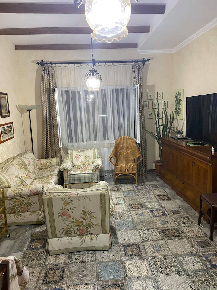 Cozy Apartment In City Center - Kutaisi