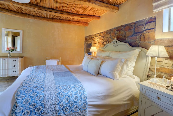 Dot’s Cottage - Romantic Stone Cottage - Graaff-Reinet