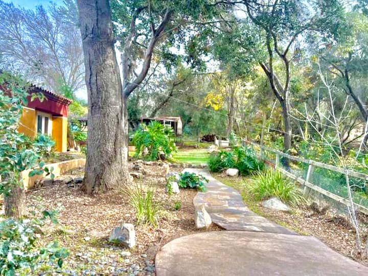 Manor With A Forest And A Creek With Fruit Trees - Temecula, CA