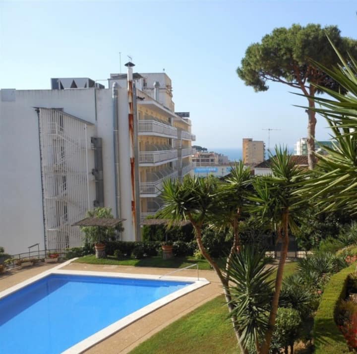 Piso De 35m2 Con Terraza Y Piscina - Lloret de Mar