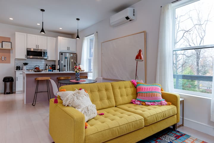 Colorful Modern Suite Near Blue Ridge Parkway And Biltmore - Asheville, NC