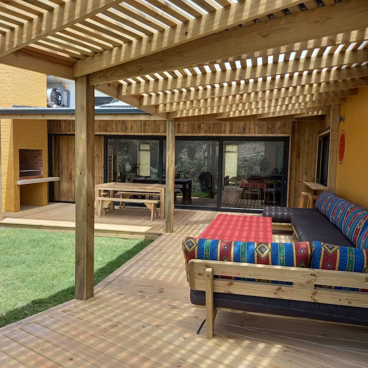 New 4-bed Home With Inverter/fibre, Walk To Beach - Cape Saint Francis