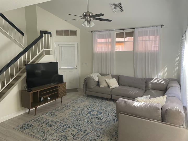 Amazing 2 Bed/ 2 Bath Condo In Val Vista Lakes - Gilbert, AZ