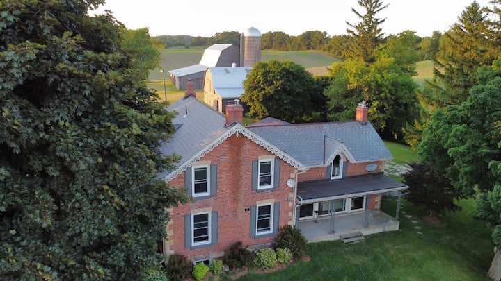 Hilltop Farmhouse 4 Bedroom 100 Acre Close To Town - カナダ ハミルトン