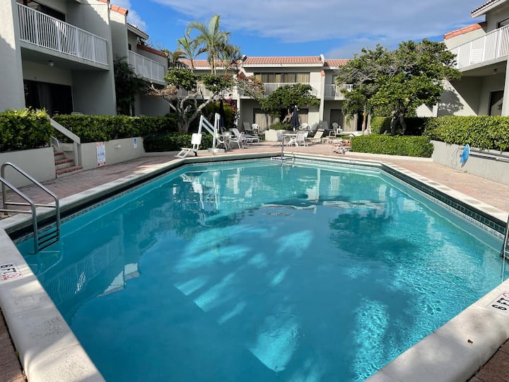 Lovely 3 Bedroom Condo - Boca Raton, FL