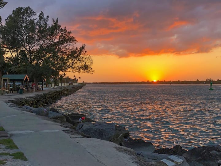 Country Coastal Retreat 8.2 Mi - Fort Pierce, FL