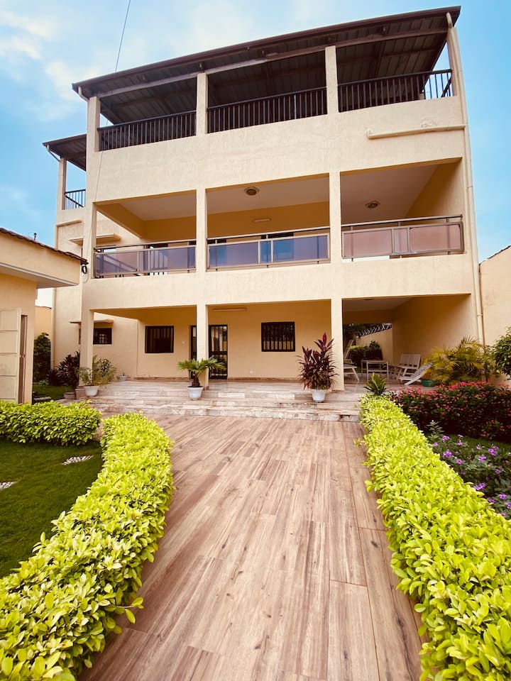 Lomé Villa Vacation Rentals - Maritime Region, Togo | Airbnb