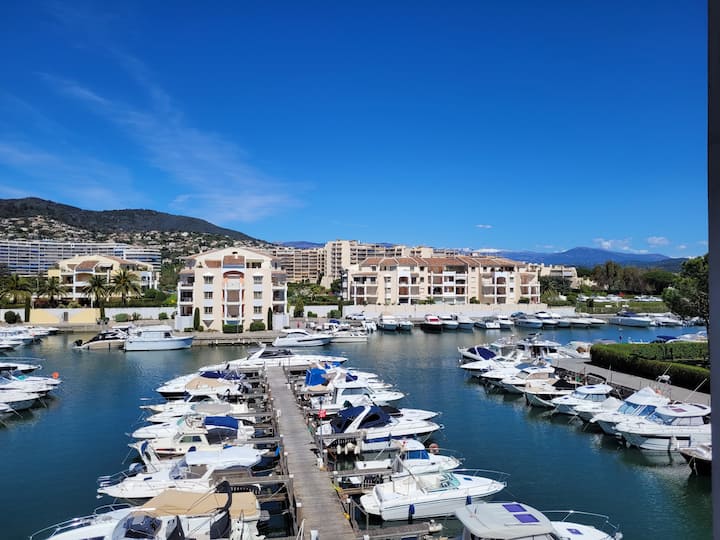 Studio Avec Piscine, Proche De La Mer, Golf, Wi-fi - Plage de Mandelieu-la-Napoule