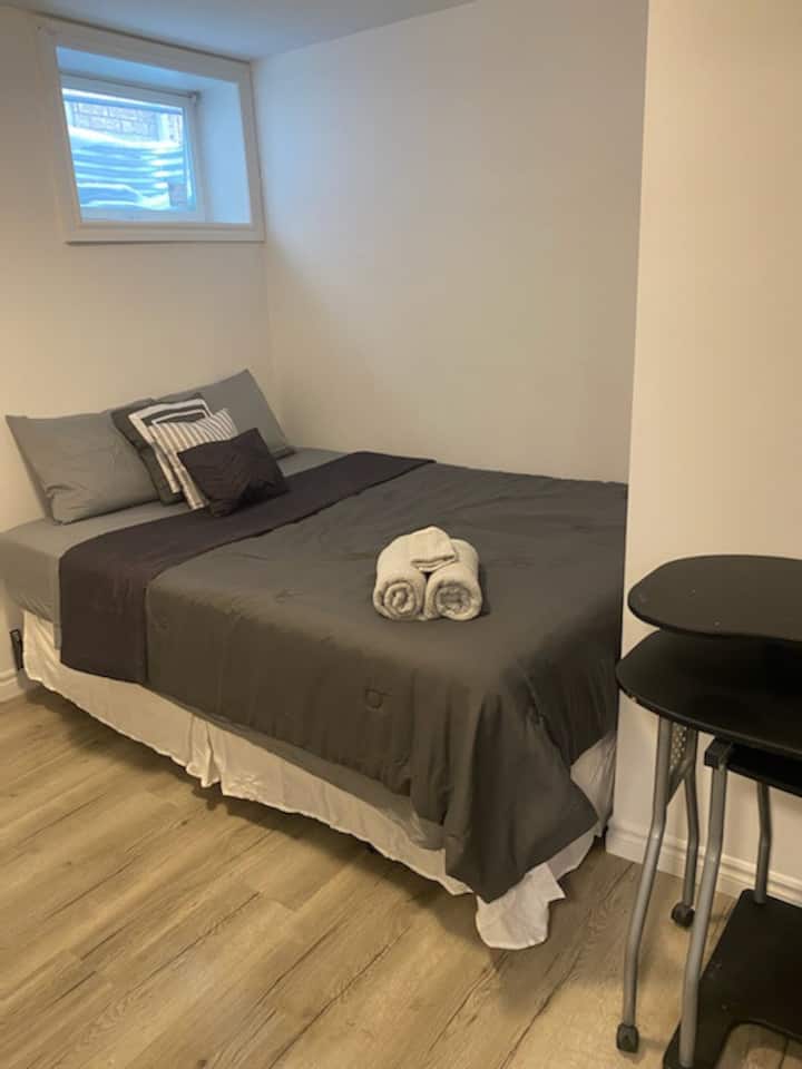 Cozy Private Room Near Georgian Mall - Barrie