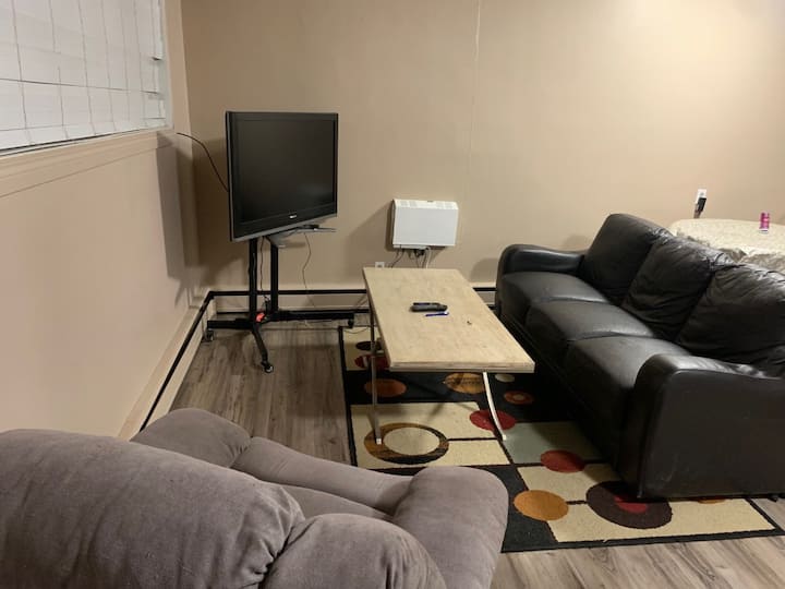 2 Bedroom Rental Unit Private Entrance Convenient - Yorkton