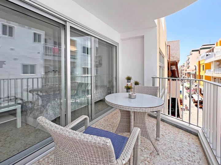 Lovely 2-bedroom Condo In Los Christianos - Los Cristianos