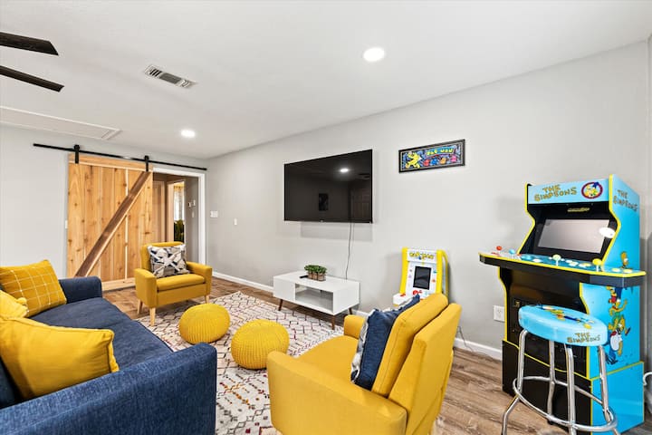 Fun Filled Lake House With Access To Water - Granbury, TX