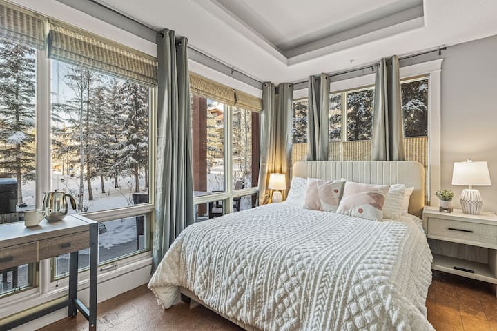 Snowy Deal: Hot Tub & Pool, Netflix, Gym & Parking - Canmore