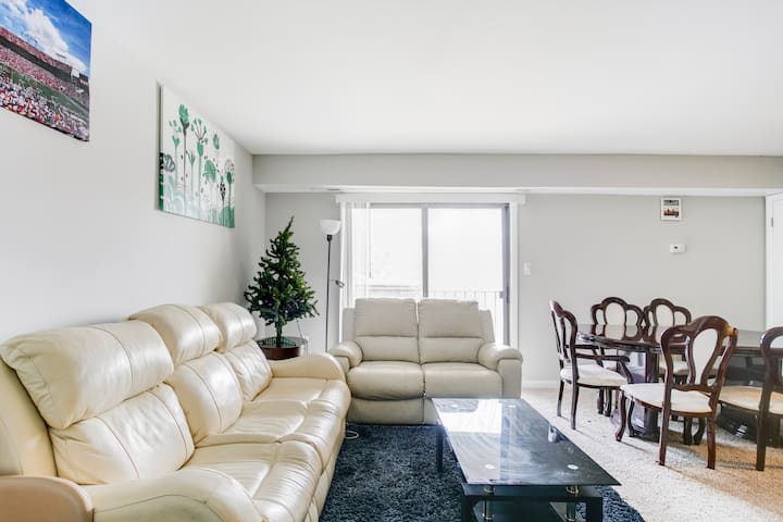 An Edorado-have Fun With Us Here - Manassas, VA