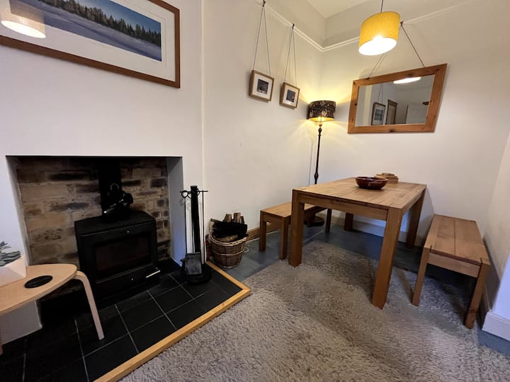 Cosy Tenement Flat With Wood Burning Stove. - Peebles