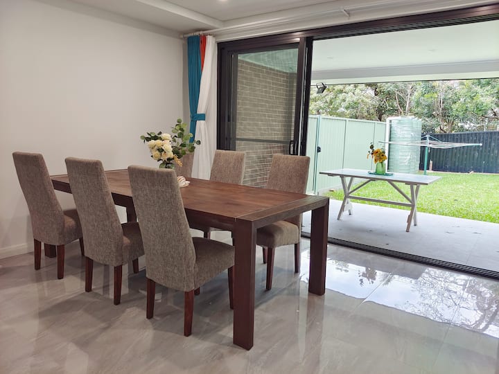 Peaceful Masterroom With Balcony &Ensuite Bathroom - Parramatta