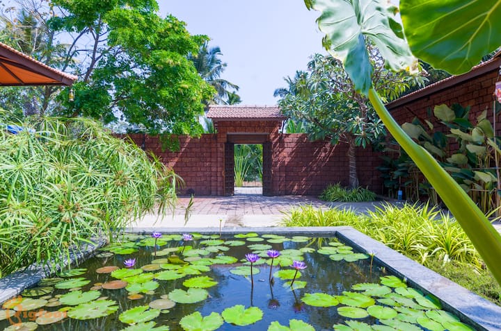 Jomo Resort - Deluxe Room - Alibag