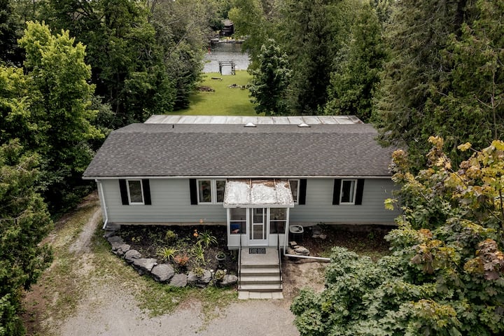 River Front Cottage On Bobcaygeon - Bobcaygeon