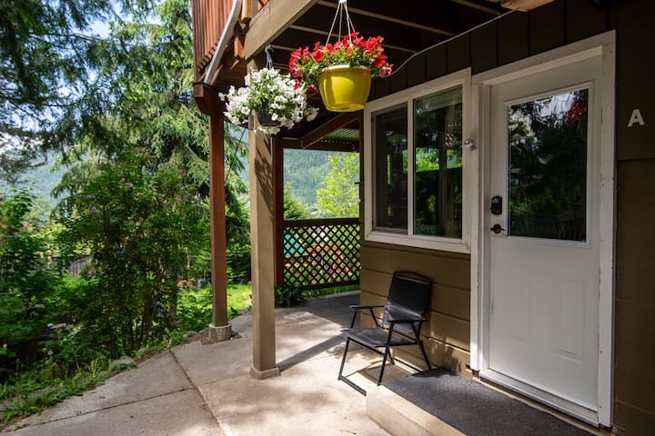 Comfy 2-br Suite In Nelson Close To Trails - Nelson