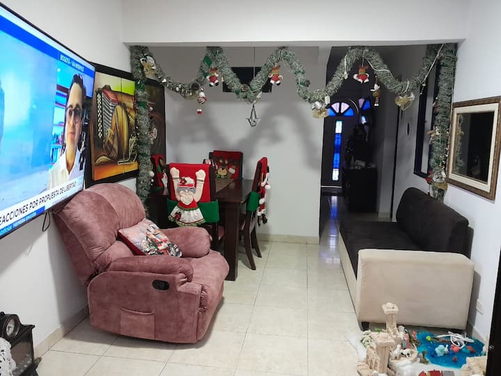 Casa Familiar En Eje Cafeterotodo En Un Solo Lugar - Cartago