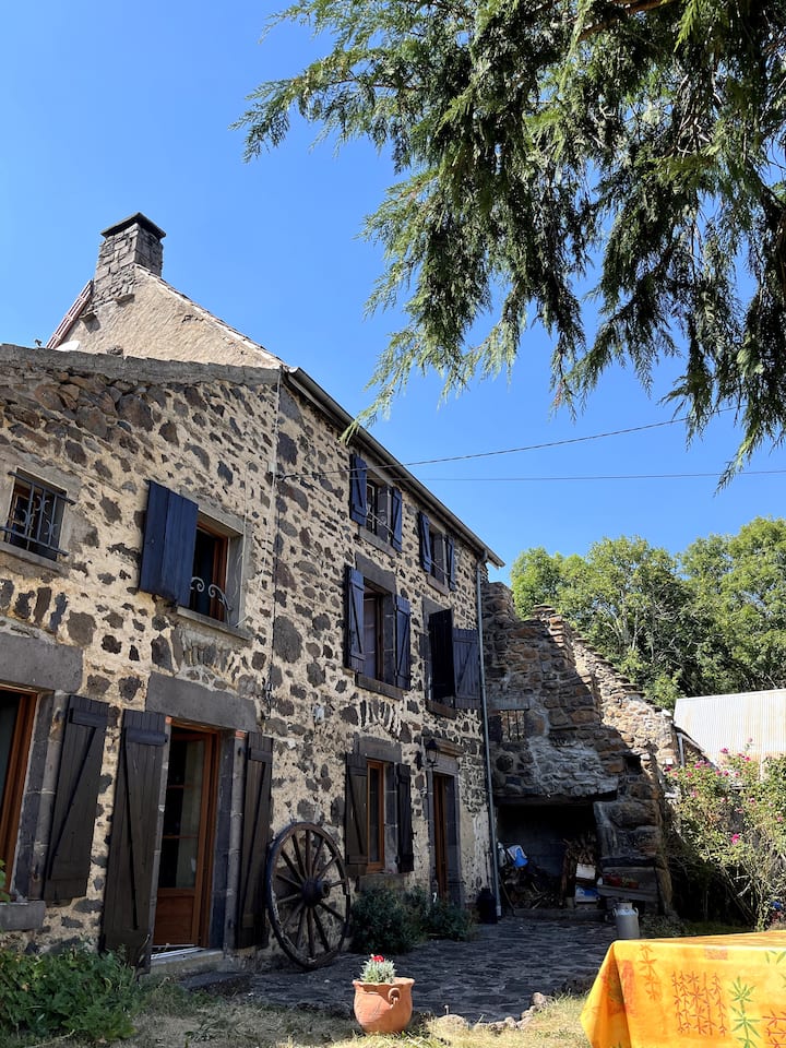 Maison Auvergnate. Pour Revenir à La Vie D’antan. - Issoire