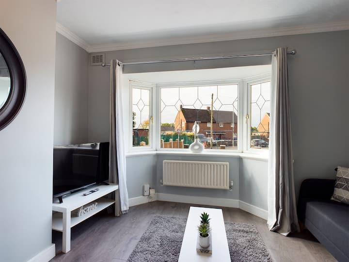 Stunning Family Home With Comfortable Surroundings - Bolton