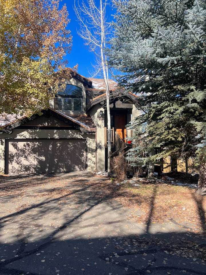 4 Bedroom Home W/ Hot Tub Free Shuttle To Skiing - Edwards, CO