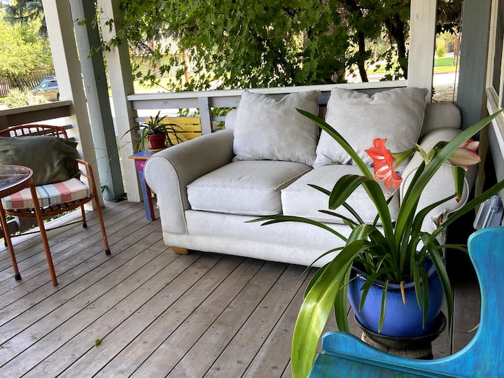 Home Within Earshot Of The River And Trail Access. - Bend, OR