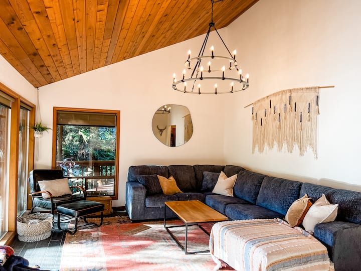 Big Treehouse - Hot Tub 2 Living Rooms & Bbq - Oregon